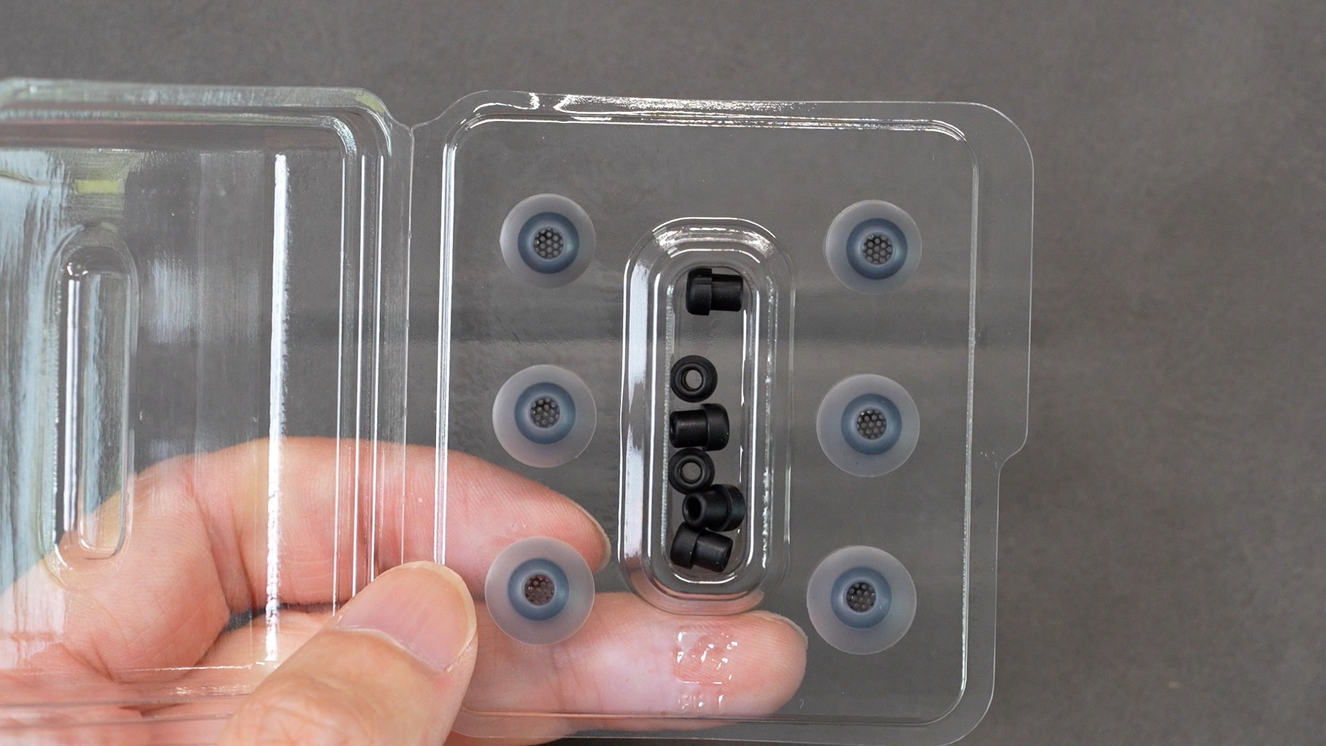 ASMR専用イヤーピースが登場したけど、音楽鑑賞やゲーミングにもおすすめ！ AZLA SednaEarfit max ASMR レビュー ...