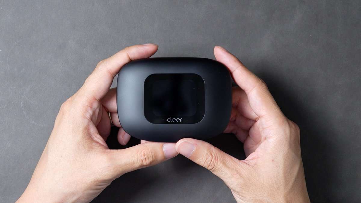 これぞ全部入り！ディスプレイを搭載してさらに進化したオープン型ワイヤレスイヤホン「Cleer / ARC 3」を試す | カジェログ