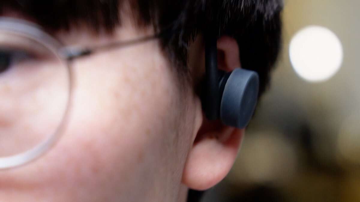 めっちゃ軽い & 音漏れがほぼしない！nwm初のネックバンド耳スピ「nwm GO」を試す | カジェログ