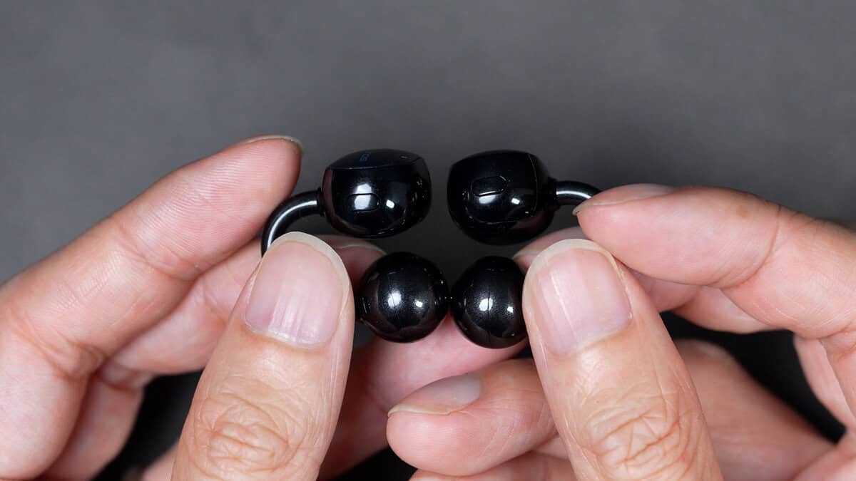 【6000円台】前作から大幅進化！耳を塞がないのに低音の臨場感がすごいイヤーカフ型TWS「SOUNDPEATS UU2」を試してみた | カジェログ